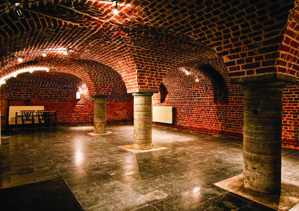 Cave voûtée du Douaire (Momentanément indisponible) - SPOTT - Centre ...